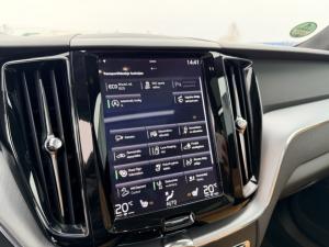 Green Volvo XC60 2019 in Riga, with an engine capacity of 2.00 L and mileage of 196 thousand km for 20995 €, photo 32 on AUTOMOTO.COM.LV