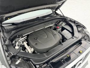 Green Volvo XC60 2019 in Riga, with an engine capacity of 2.00 L and mileage of 196 thousand km for 20995 €, photo 36 on AUTOMOTO.COM.LV