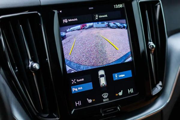 Zaļš Volvo XC60 2019 Rīga, ar dzinēja tilpumu 2.00 L un nobraukumu 196 tūkst. km par 20995 €, foto 9 vietnē AUTOMOTO.COM.LV