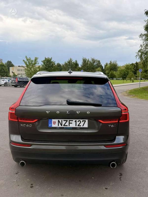 Green Volvo XC60 2019 in Telschi, with an engine capacity of 2.00 L and mileage of 103 thousand km for 21700 €, photo 10 on AUTOMOTO.COM.LV