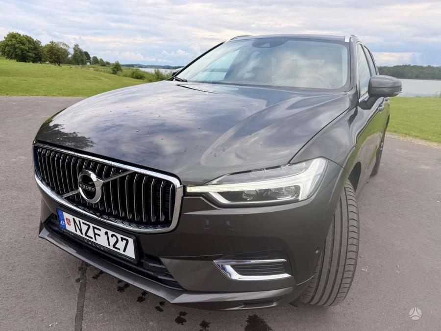 Green Volvo XC60 2019 in Telschi, with an engine capacity of 2.00 L and mileage of 103 thousand km for 21700 €, photo 4 on AUTOMOTO.COM.LV