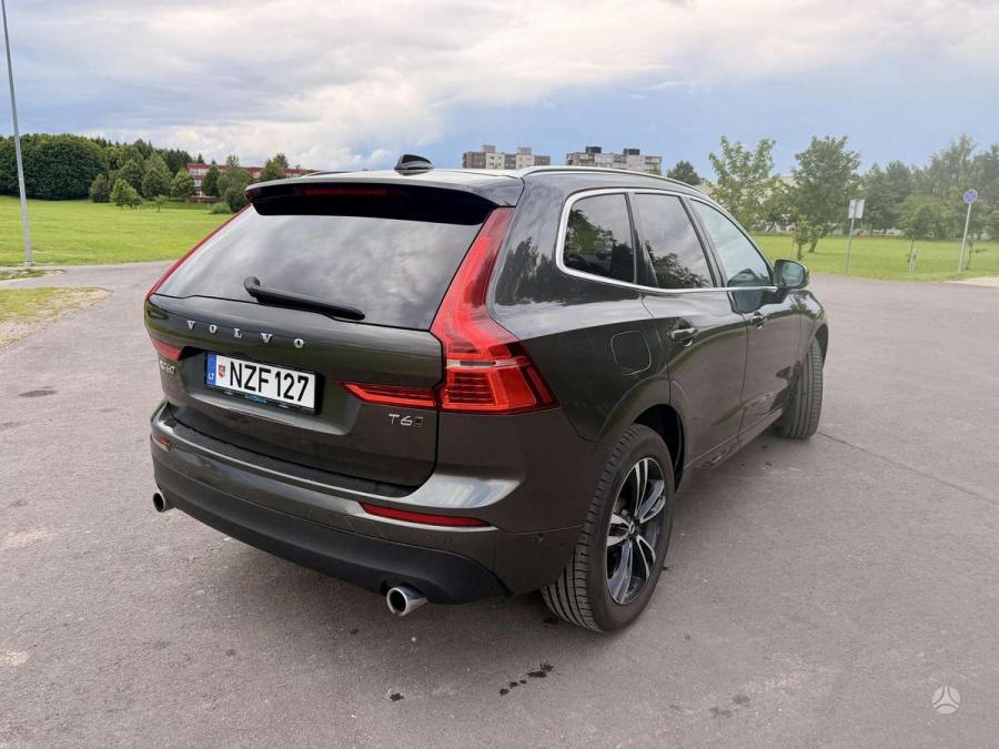 Green Volvo XC60 2019 in Telschi, with an engine capacity of 2.00 L and mileage of 103 thousand km for 21700 €, photo 7 on AUTOMOTO.COM.LV