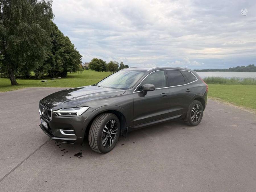 Green Volvo XC60 2019 in Telschi, with an engine capacity of 2.00 L and mileage of 103 thousand km for 21700 €, photo 8 on AUTOMOTO.COM.LV