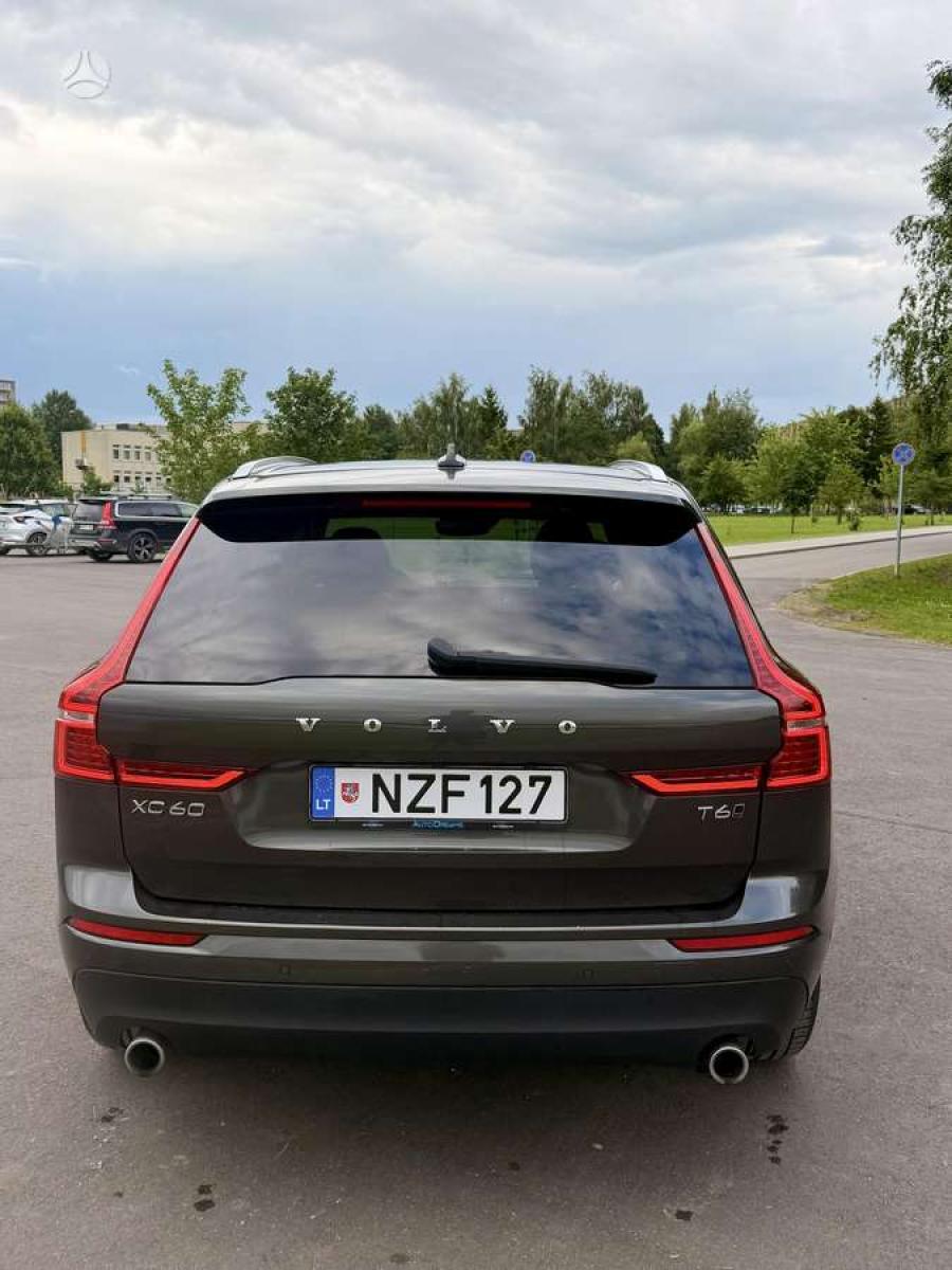 Green Volvo XC60 2019 in Telschi, with an engine capacity of 2.00 L and mileage of 103 thousand km for 21700 €, photo 11 on AUTOMOTO.COM.LV