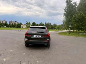 Green Volvo XC60 2019 in Telschi, with an engine capacity of 2.00 L and mileage of 103 thousand km for 21700 €, photo 17 on AUTOMOTO.COM.LV