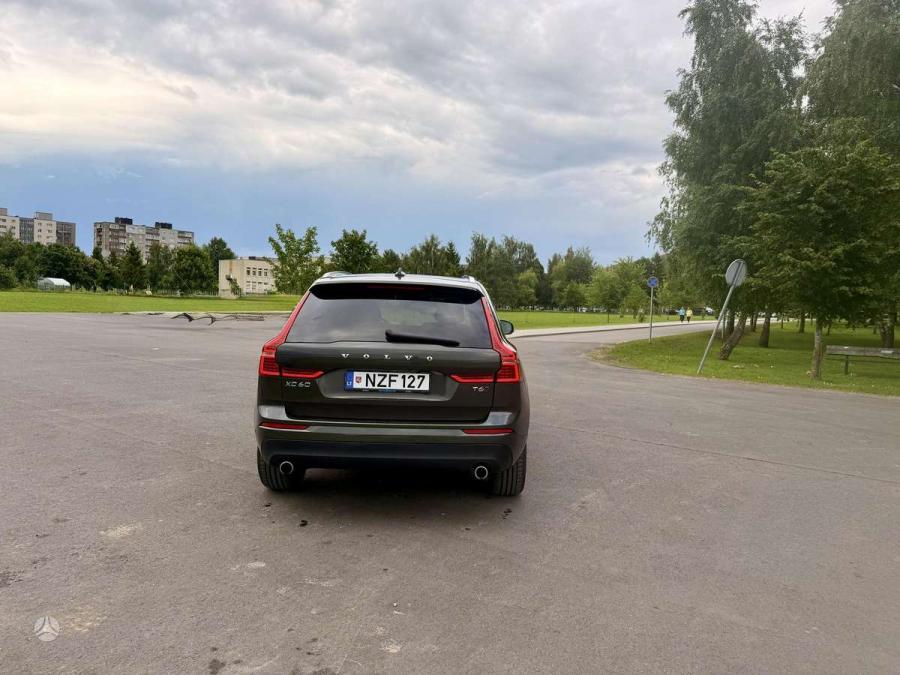 Green Volvo XC60 2019 in Telschi, with an engine capacity of 2.00 L and mileage of 103 thousand km for 21700 €, photo 17 on AUTOMOTO.COM.LV