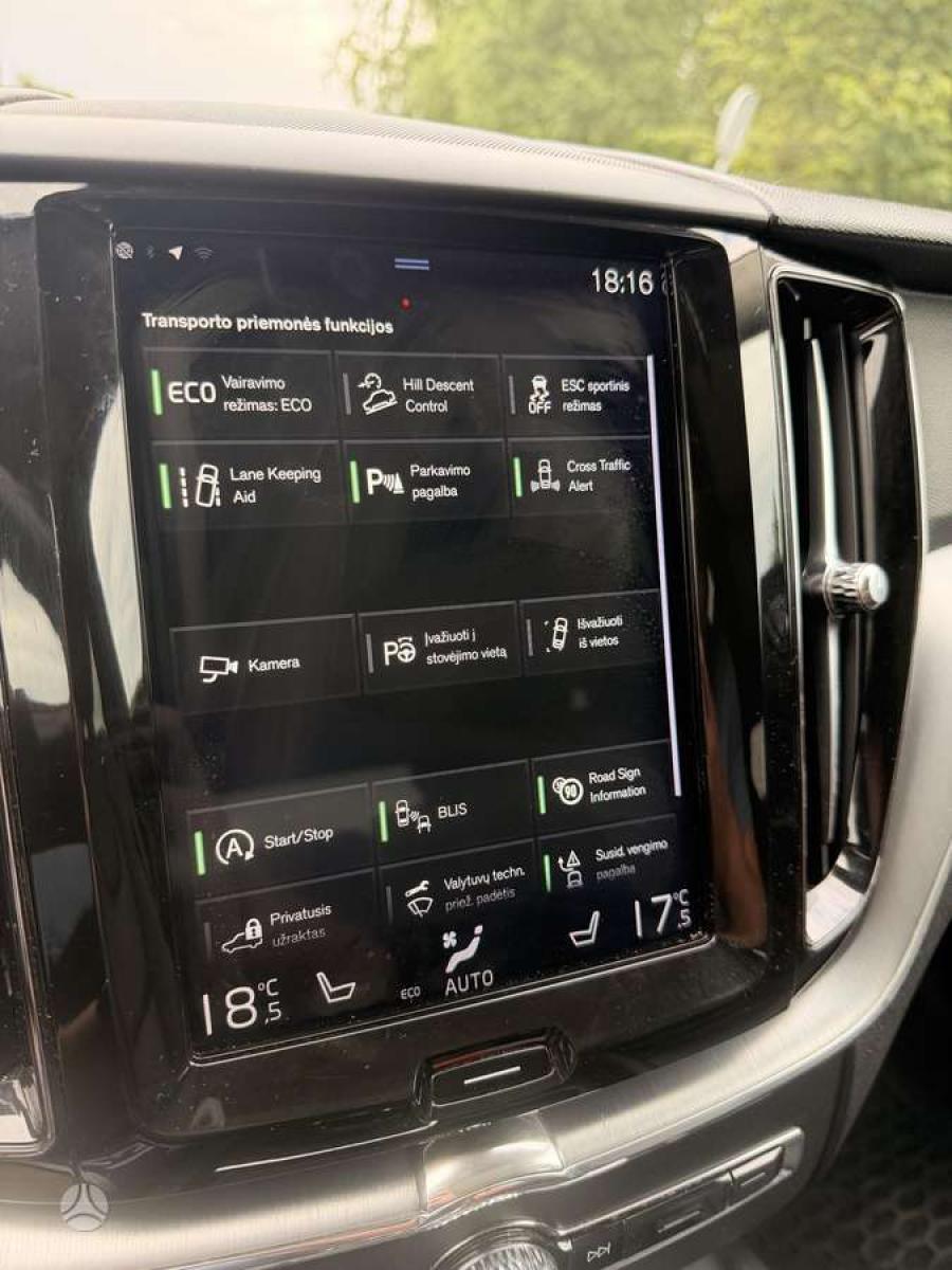 Green Volvo XC60 2019 in Telschi, with an engine capacity of 2.00 L and mileage of 103 thousand km for 21700 €, photo 22 on AUTOMOTO.COM.LV