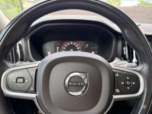 Green Volvo XC60 2019 in Telschi, with an engine capacity of 2.00 L and mileage of 103 thousand km for 21700 €, photo 27 on AUTOMOTO.COM.LV