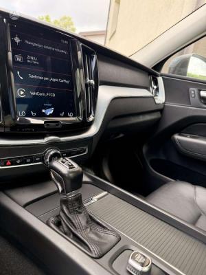 Green Volvo XC60 2019 in Telschi, with an engine capacity of 2.00 L and mileage of 103 thousand km for 21700 €, photo 32 on AUTOMOTO.COM.LV