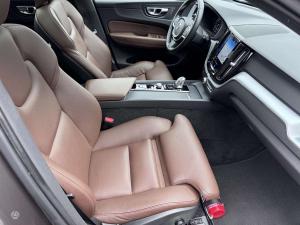 Green Volvo XC60 2019 in Vilnius, with an engine capacity of 2.00 L and mileage of 174 thousand km for 22950 €, photo 8 on AUTOMOTO.COM.LV