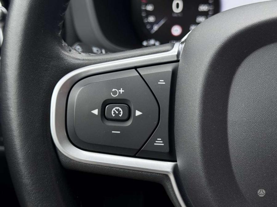 Green Volvo XC60 2019 in Vilnius, with an engine capacity of 2.00 L and mileage of 174 thousand km for 22950 €, photo 17 on AUTOMOTO.COM.LV