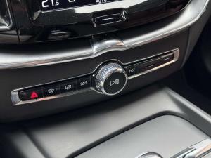 Green Volvo XC60 2019 in Vilnius, with an engine capacity of 2.00 L and mileage of 174 thousand km for 22950 €, photo 28 on AUTOMOTO.COM.LV
