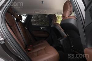 Green Volvo XC60 2020 in Jelgava, with an engine capacity of 2.00 L and mileage of 0 thousand km for 24500 €, photo 14 on AUTOMOTO.COM.LV