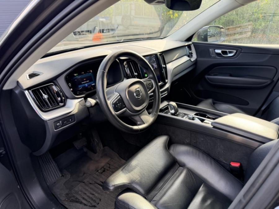 Green Volvo XC60 2021 in Riga, with an engine capacity of 2.00 L and mileage of 145 thousand km for 29995 €, photo 12 on AUTOMOTO.COM.LV