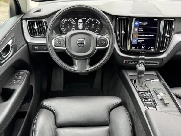 Zaļš Volvo XC60 2021 Rīga, ar dzinēja tilpumu 2.00 L un nobraukumu 217 tūkst. km par 23000 €, foto 4 vietnē AUTOMOTO.COM.LV