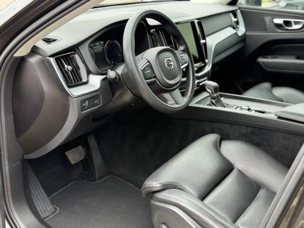 Zaļš Volvo XC60 2021 Rīga, ar dzinēja tilpumu 2.00 L un nobraukumu 217 tūkst. km par 23000 €, foto 6 vietnē AUTOMOTO.COM.LV