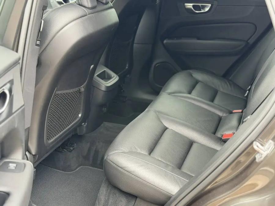 Zaļš Volvo XC60 2021 Rīga, ar dzinēja tilpumu 2.00 L un nobraukumu 217 tūkst. km par 23000 €, foto 15 vietnē AUTOMOTO.COM.LV