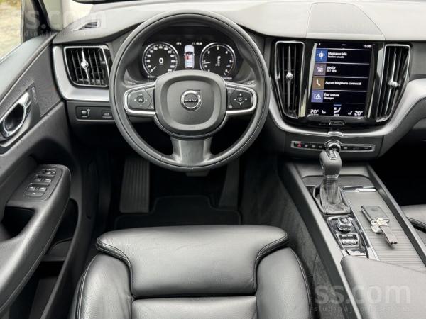 Green Volvo XC60 2021 in Riga, with an engine capacity of 2.00 L and mileage of 217 thousand km for 23000 €, photo 4 on AUTOMOTO.COM.LV