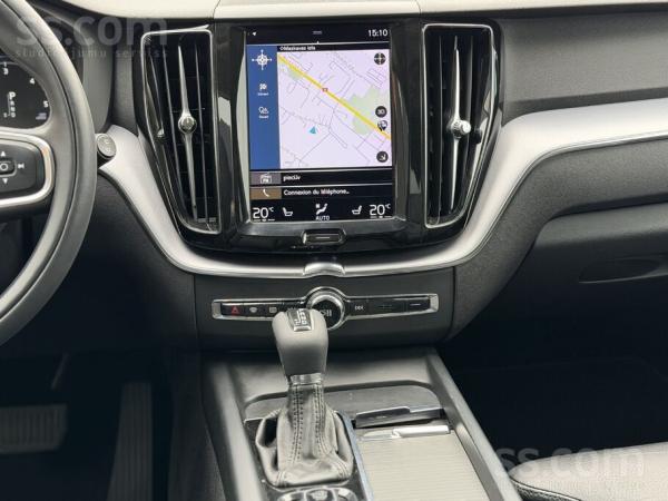 Green Volvo XC60 2021 in Riga, with an engine capacity of 2.00 L and mileage of 217 thousand km for 23000 €, photo 7 on AUTOMOTO.COM.LV