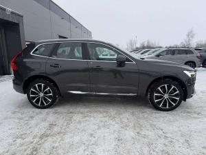 Green Volvo XC60 2022 in Siauliai, with an engine capacity of 1.97 L and mileage of 108 thousand km for 43990 €, photo 3 on AUTOMOTO.COM.LV