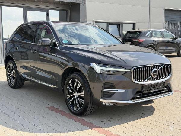 Green Volvo XC60 2022 in Siauliai, with an engine capacity of 1.97 L and mileage of 177 thousand km for 32990 €, photo 2 on AUTOMOTO.COM.LV