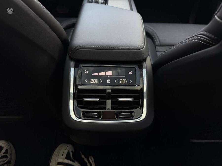 Zaļš Volvo XC60 2022 Šauļi, ar dzinēja tilpumu 1.97 L un nobraukumu 177 tūkst. km par 32990 €, foto 23 vietnē AUTOMOTO.COM.LV