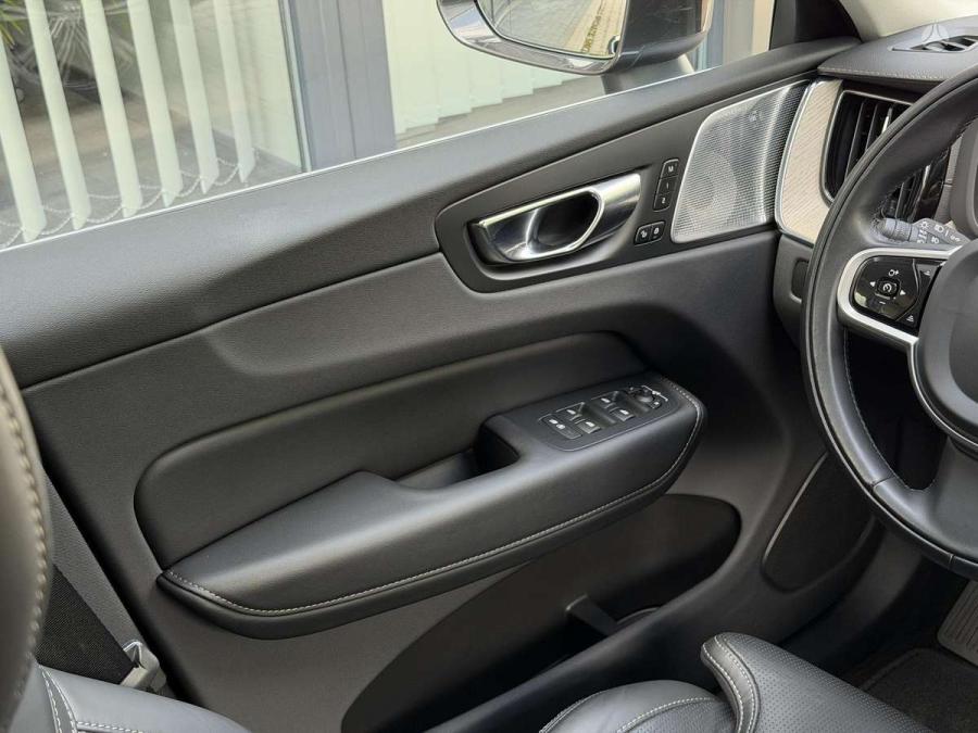Zaļš Volvo XC60 2022 Šauļi, ar dzinēja tilpumu 1.97 L un nobraukumu 177 tūkst. km par 32990 €, foto 25 vietnē AUTOMOTO.COM.LV