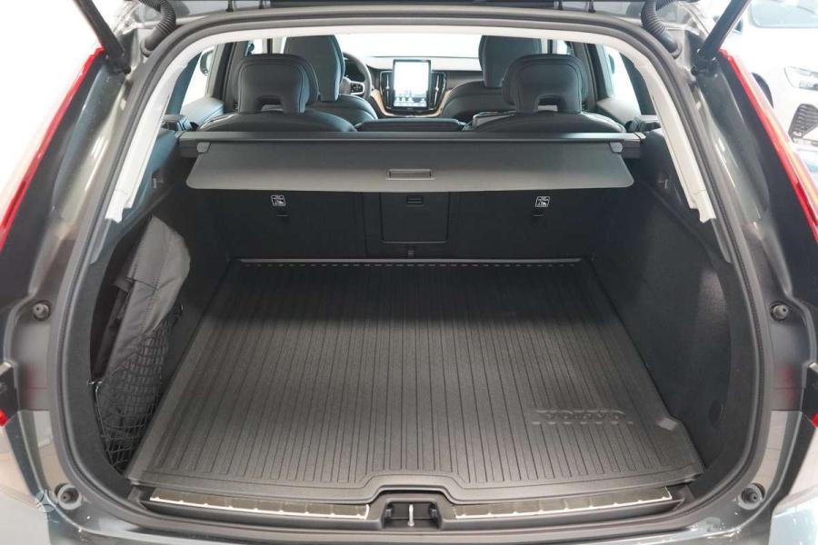 Zaļš Volvo XC60 2026 Viļņa, ar dzinēja tilpumu 1.97 L un nobraukumu 10 tūkst. km par 49990 €, foto 15 vietnē AUTOMOTO.COM.LV