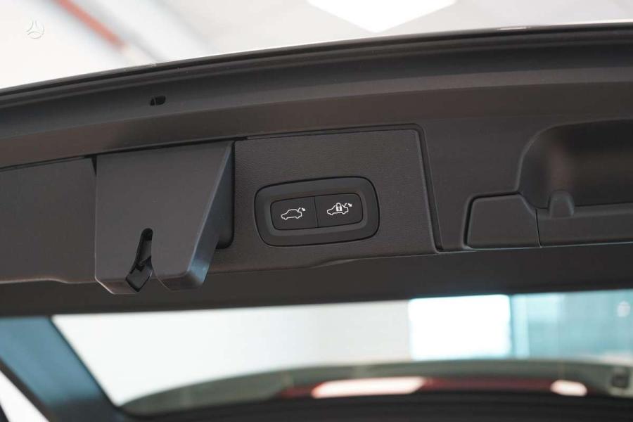Zaļš Volvo XC60 2026 Viļņa, ar dzinēja tilpumu 1.97 L un nobraukumu 10 tūkst. km par 49990 €, foto 16 vietnē AUTOMOTO.COM.LV