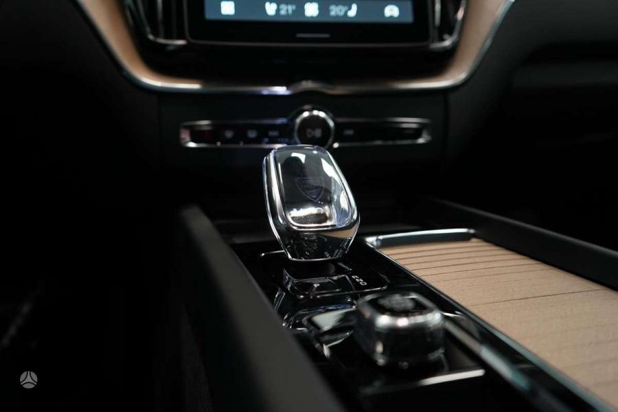 Zaļš Volvo XC60 2026 Viļņa, ar dzinēja tilpumu 1.97 L un nobraukumu 10 tūkst. km par 49990 €, foto 22 vietnē AUTOMOTO.COM.LV
