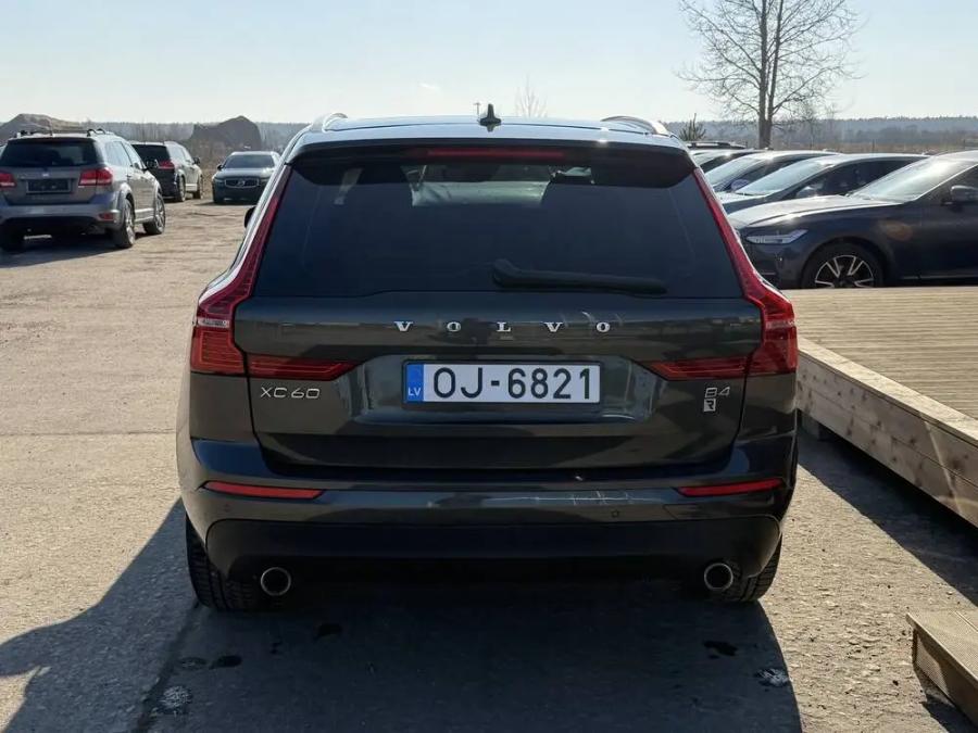 Green Volvo XC60 2021 in Riga, with an engine capacity of 2.00 L and mileage of 250 thousand km for 20000 €, photo 37 on AUTOMOTO.COM.LV