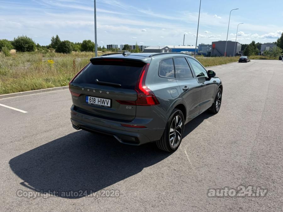 Zaļš Volvo XC60 2026 Tallina, ar dzinēja tilpumu 2.00 L un nobraukumu 10 tūkst. km par 52500 €, foto 4 vietnē AUTOMOTO.COM.LV