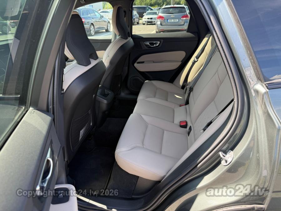 Zaļš Volvo XC60 2026 Tallina, ar dzinēja tilpumu 2.00 L un nobraukumu 10 tūkst. km par 52500 €, foto 11 vietnē AUTOMOTO.COM.LV