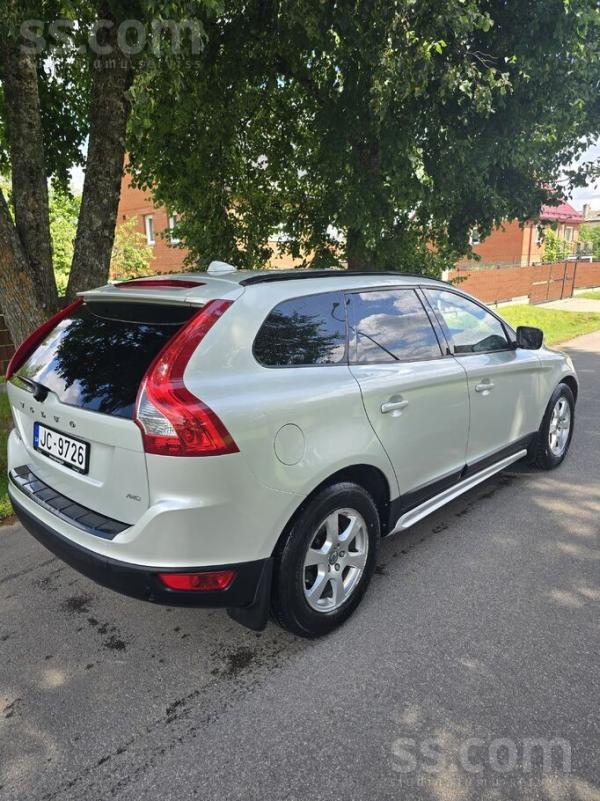 Grey Volvo XC60 2008 in Balvi, with an engine capacity of 2.40 L and mileage of 285 thousand km for 5800 €, photo 3 on AUTOMOTO.COM.LV