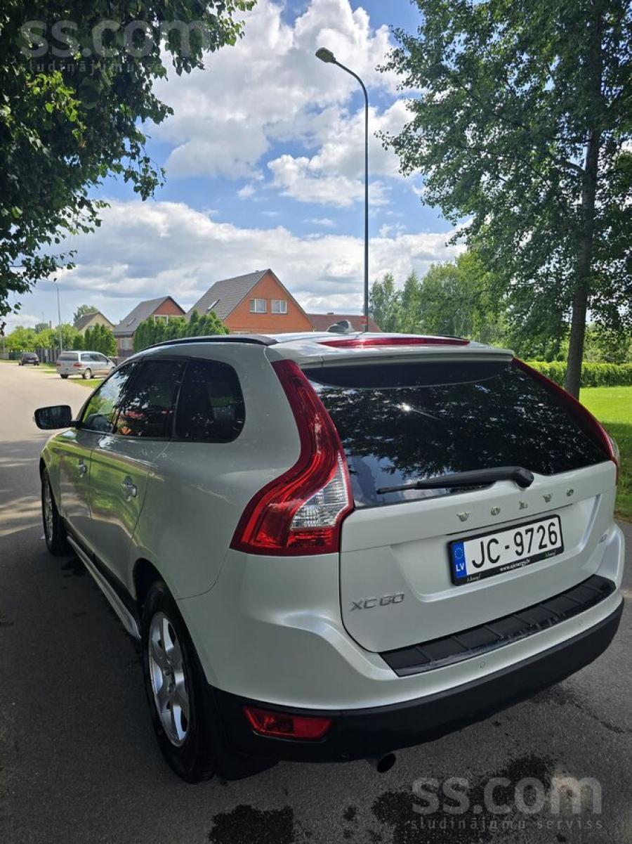 Pelēks Volvo XC60 2008 Balvi, ar dzinēja tilpumu 2.40 L un nobraukumu 285 tūkst. km par 5800 €, foto 5 vietnē AUTOMOTO.COM.LV