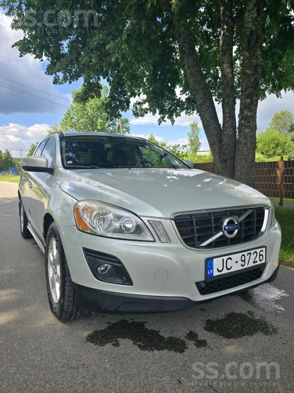 Grey Volvo XC60 2008 in Balvi, with an engine capacity of 2.40 L and mileage of 285 thousand km for 5800 €, photo 6 on AUTOMOTO.COM.LV