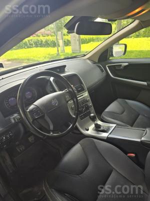 Pelēks Volvo XC60 2008 Balvi, ar dzinēja tilpumu 2.40 L un nobraukumu 285 tūkst. km par 5800 €, foto 8 vietnē AUTOMOTO.COM.LV