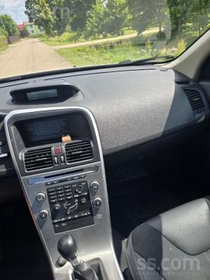 Pelēks Volvo XC60 2008 Balvi, ar dzinēja tilpumu 2.40 L un nobraukumu 285 tūkst. km par 5800 €, foto 9 vietnē AUTOMOTO.COM.LV