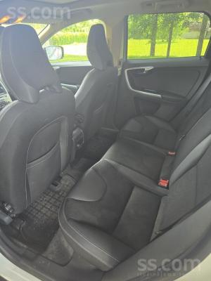 Pelēks Volvo XC60 2008 Balvi, ar dzinēja tilpumu 2.40 L un nobraukumu 285 tūkst. km par 5800 €, foto 11 vietnē AUTOMOTO.COM.LV