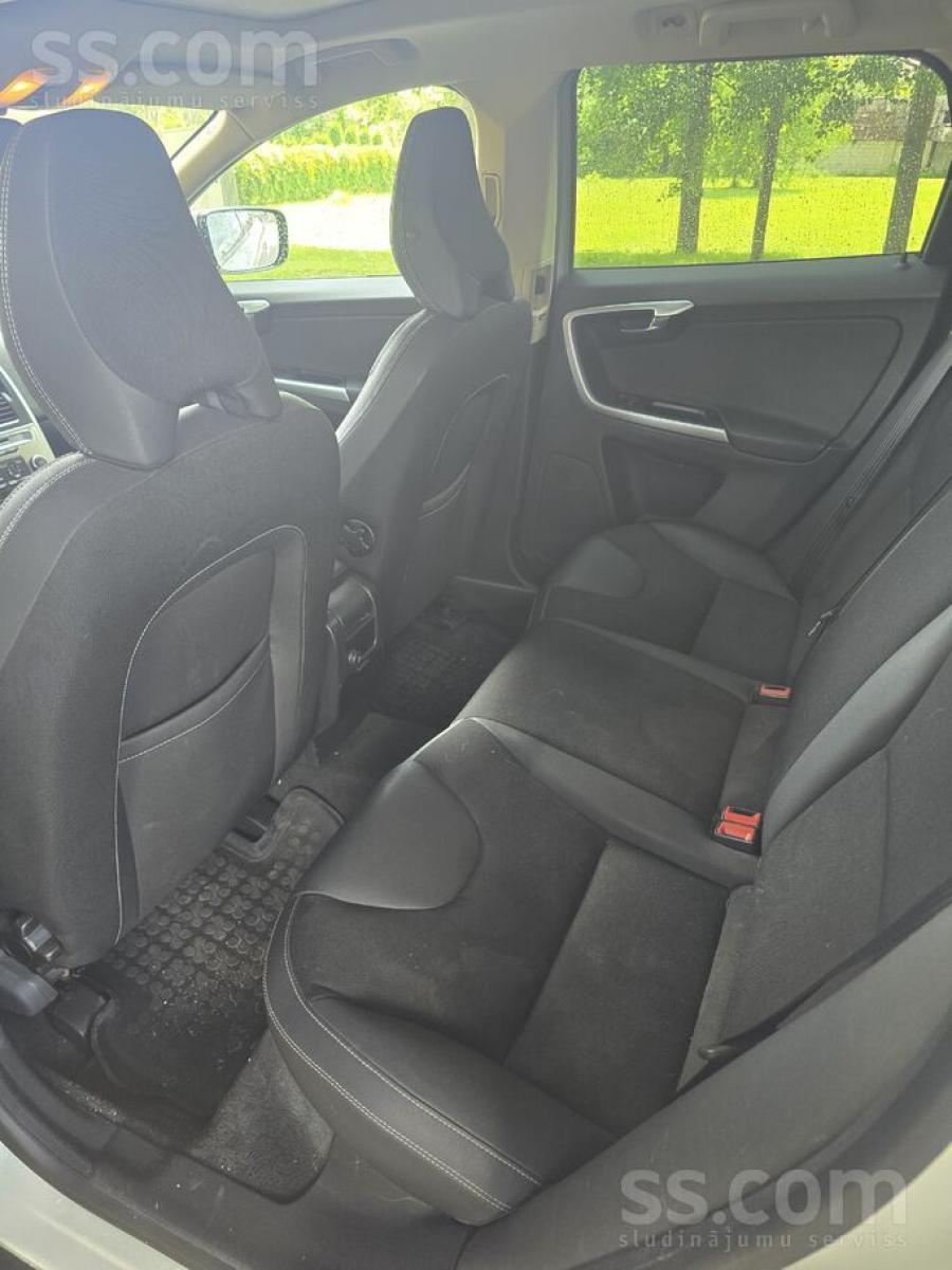 Pelēks Volvo XC60 2008 Balvi, ar dzinēja tilpumu 2.40 L un nobraukumu 285 tūkst. km par 5800 €, foto 11 vietnē AUTOMOTO.COM.LV