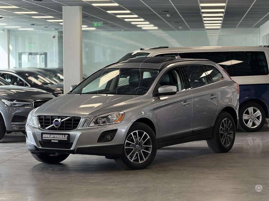 Grey Volvo XC60 2008 in Klaipeda, with an engine capacity of 2.40 L and mileage of 252 thousand km for 8999 €, photo 1 on AUTOMOTO.COM.LV