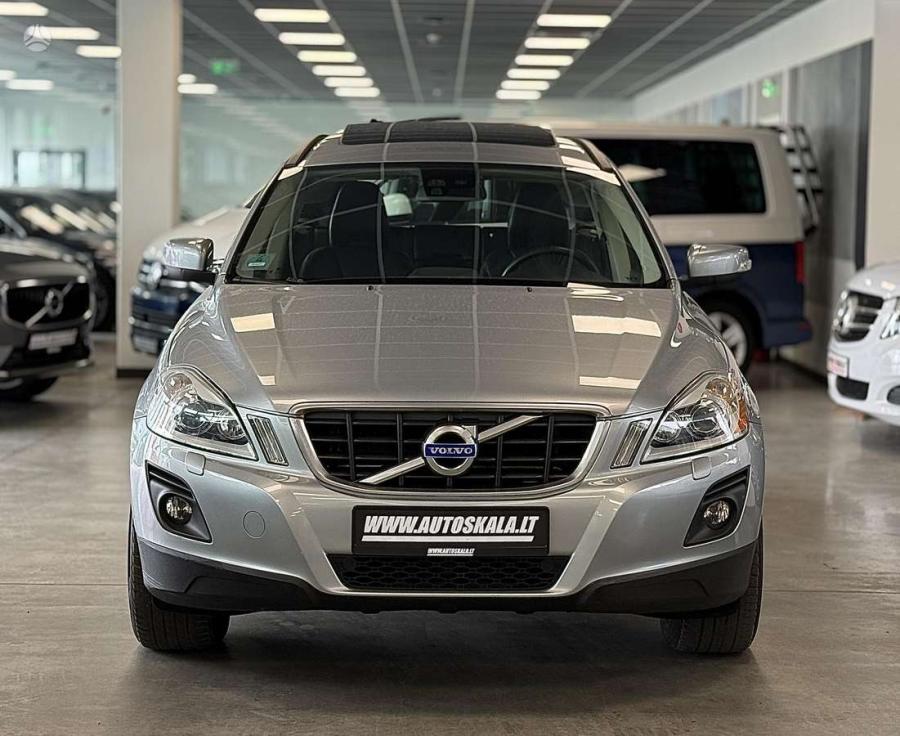 Grey Volvo XC60 2008 in Klaipeda, with an engine capacity of 2.40 L and mileage of 252 thousand km for 8999 €, photo 3 on AUTOMOTO.COM.LV