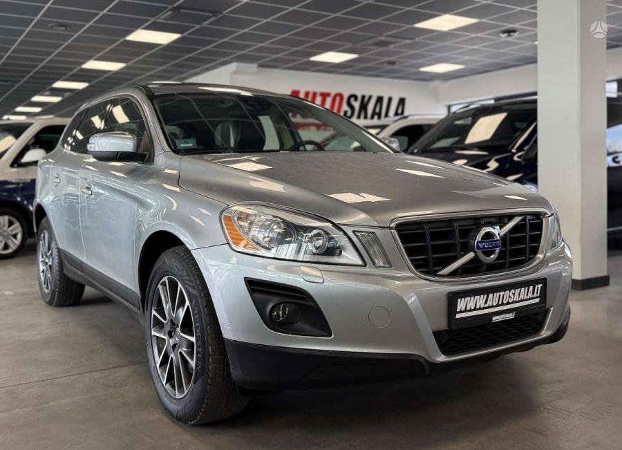 Grey Volvo XC60 2008 in Klaipeda, with an engine capacity of 2.40 L and mileage of 252 thousand km for 8999 €, photo 10 on AUTOMOTO.COM.LV