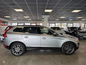 Grey Volvo XC60 2008 in Klaipeda, with an engine capacity of 2.40 L and mileage of 252 thousand km for 8999 €, photo 12 on AUTOMOTO.COM.LV