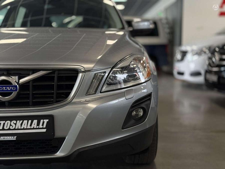 Grey Volvo XC60 2008 in Klaipeda, with an engine capacity of 2.40 L and mileage of 252 thousand km for 8999 €, photo 13 on AUTOMOTO.COM.LV