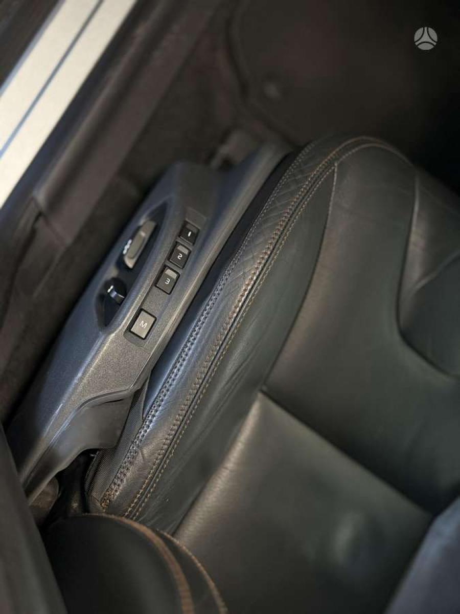 Grey Volvo XC60 2008 in Klaipeda, with an engine capacity of 2.40 L and mileage of 252 thousand km for 8999 €, photo 21 on AUTOMOTO.COM.LV