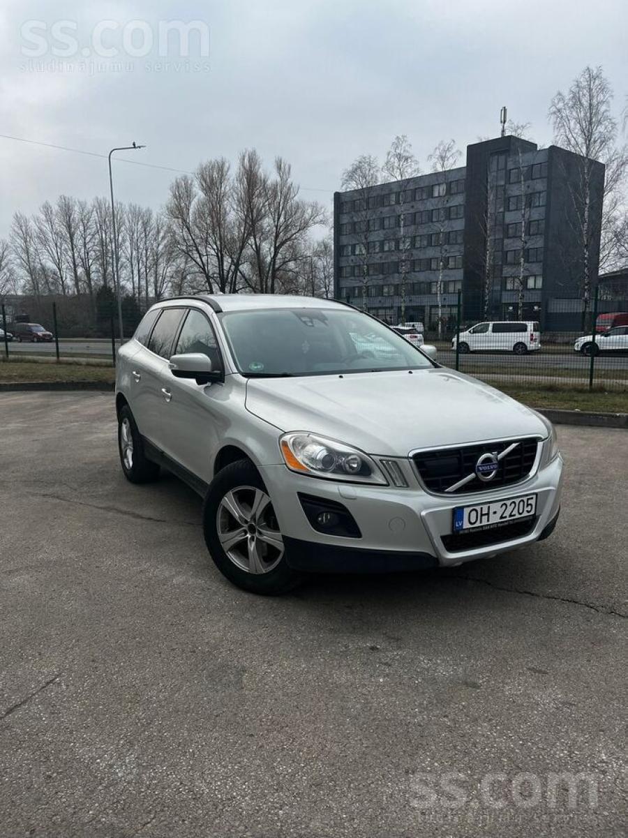 Pelēks Volvo XC60 2008 Rīga, ar dzinēja tilpumu 2.40 L un nobraukumu 456 tūkst. km par 4800 €, foto 1 vietnē AUTOMOTO.COM.LV
