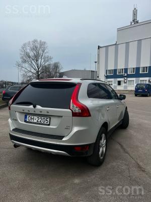 Pelēks Volvo XC60 2008 Rīga, ar dzinēja tilpumu 2.40 L un nobraukumu 456 tūkst. km par 4800 €, foto 4 vietnē AUTOMOTO.COM.LV