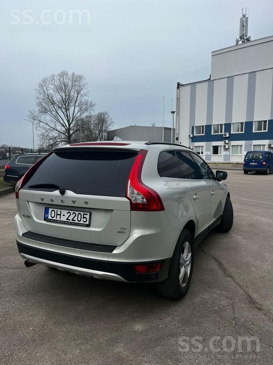 Pelēks Volvo XC60 2008 Rīga, ar dzinēja tilpumu 2.40 L un nobraukumu 456 tūkst. km par 4800 €, foto 4 vietnē AUTOMOTO.COM.LV