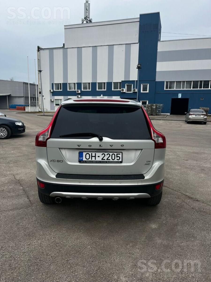 Pelēks Volvo XC60 2008 Rīga, ar dzinēja tilpumu 2.40 L un nobraukumu 456 tūkst. km par 4800 €, foto 5 vietnē AUTOMOTO.COM.LV